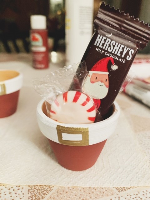 Santa Terra Cotta Treat Pots – Kate with a Twang