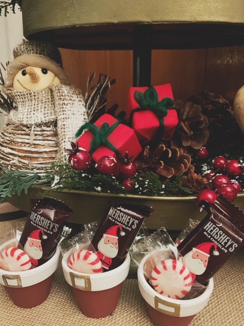 Santa Terra Cotta Treat Pots – Kate with a Twang