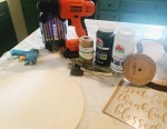 DIY Farmhouse Sign – Kate with a Twang